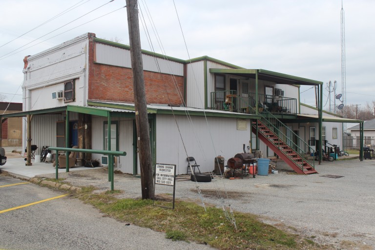 Howe P&Z moves to allow addition to apartments downtown; council to ...